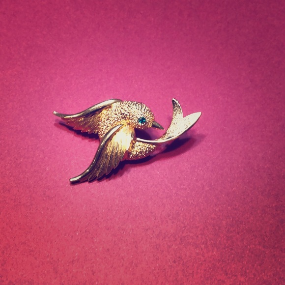 Jewelry | Vintage Gold Hummingbird Pin | Poshmark